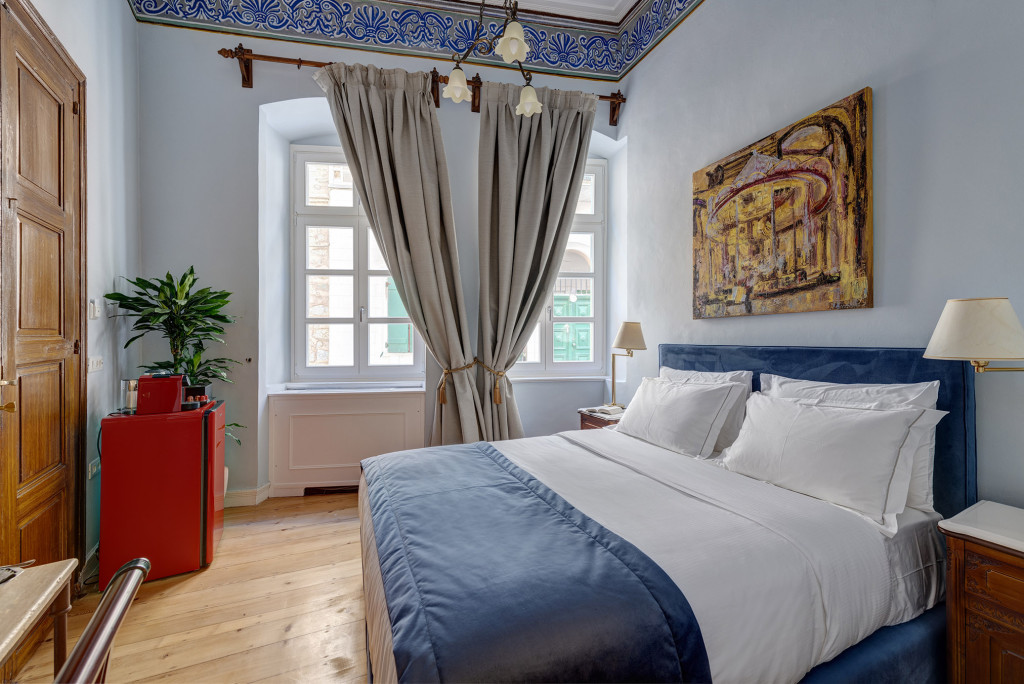 The Noble Rooms | Timeless Comfort in Syros – Palazzo Santa Maria